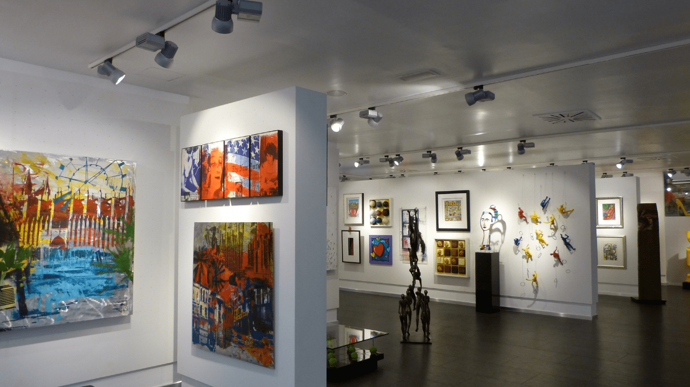 How to Open Your Own Art Gallery: Steps to Success, Marketing Tips, and ...